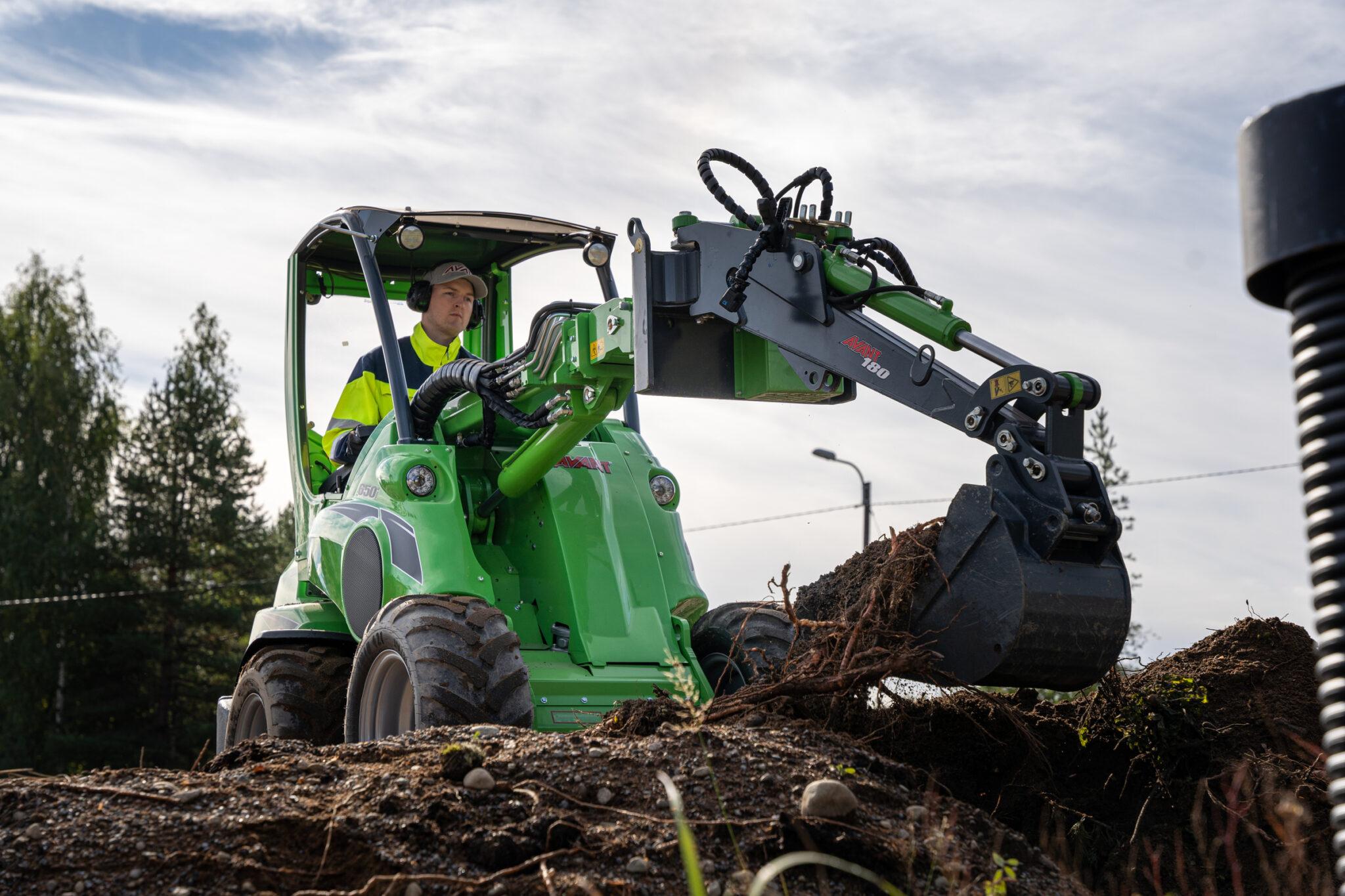 Mini digger 180 - Avant Tecno USA